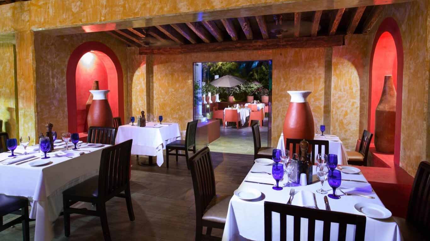 The Pyramid at Grand Oasis - Cancun - Pyramid Grand Oasis Luxury All ...