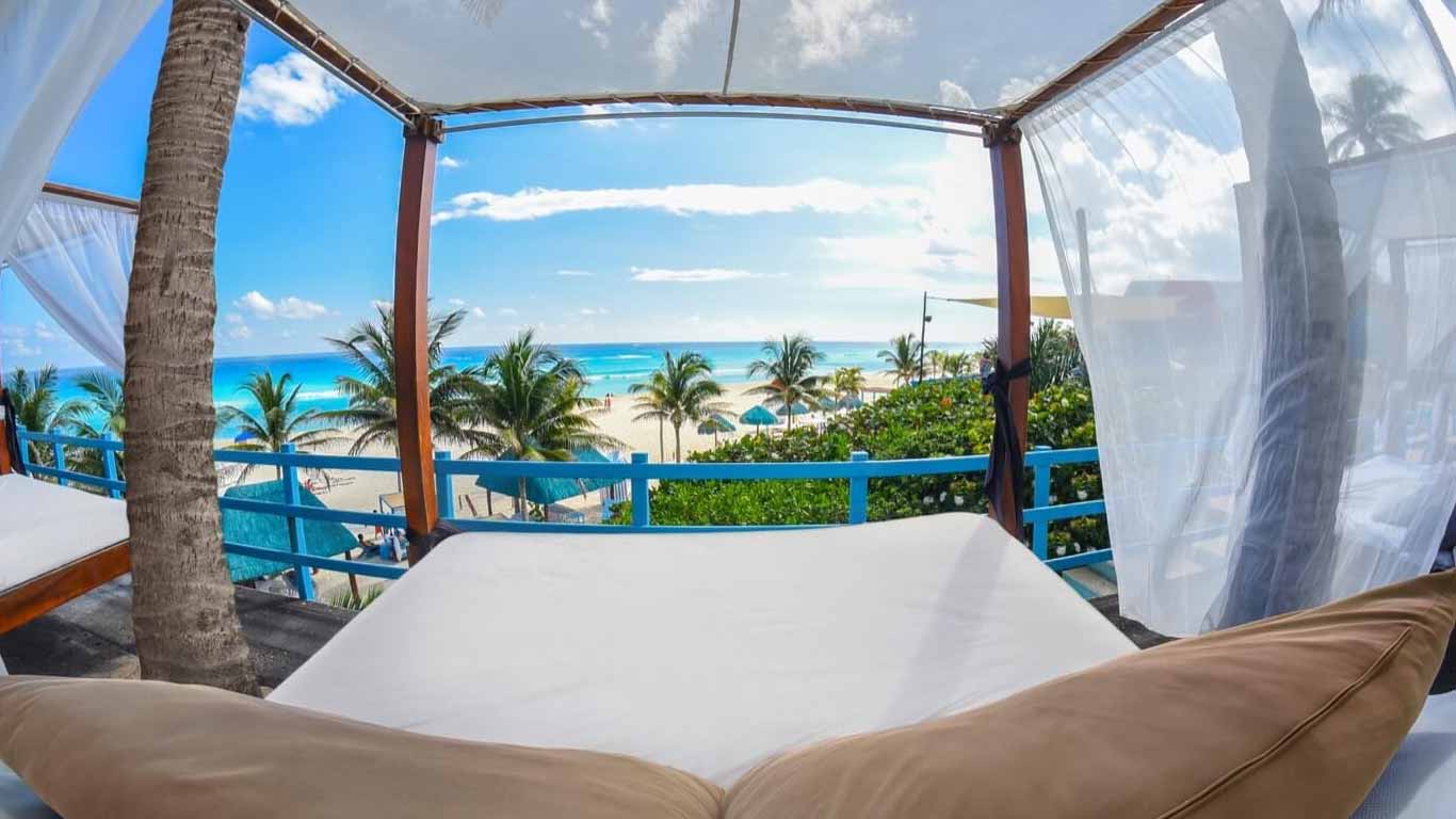 The Pyramid at Grand Oasis - Cancun - Pyramid Grand Oasis Luxury All ...